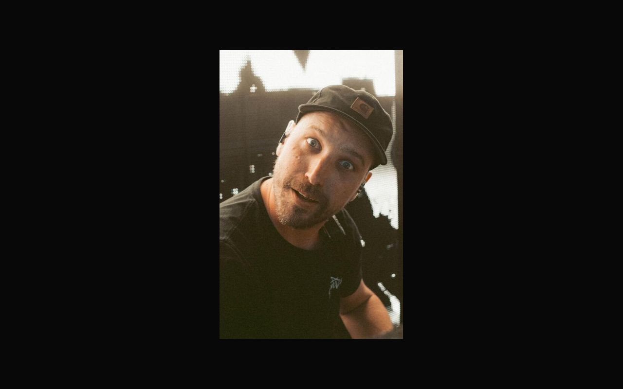 DEREK FARLEY